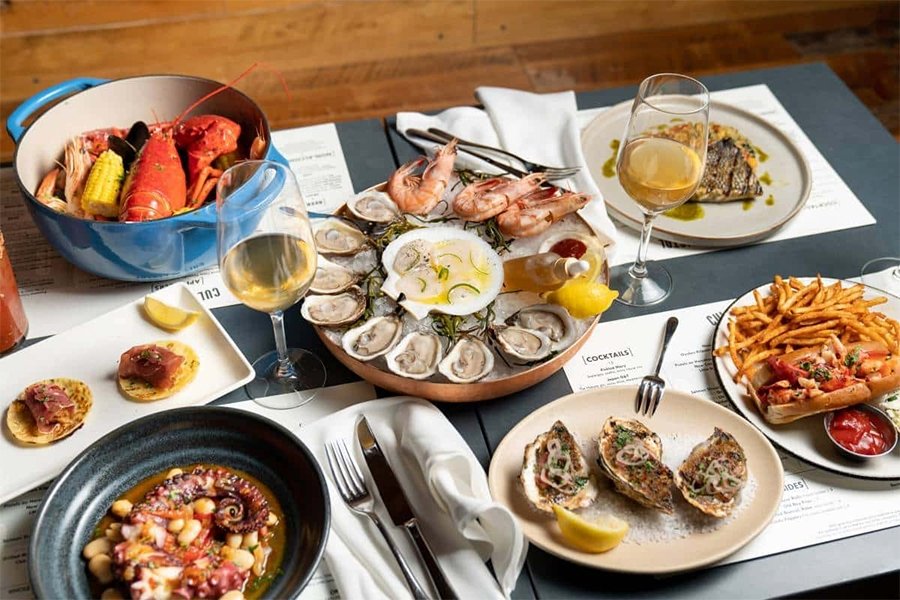 Liv’s Oyster Bar | Fresh Seafood & Oysters in Old Saybrook, CT